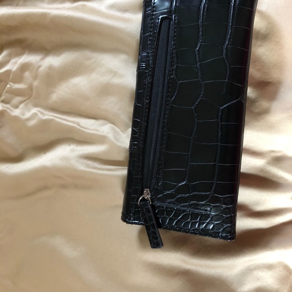 Guang Tong | Bags | Guang Tong Black Billfold | Poshmark